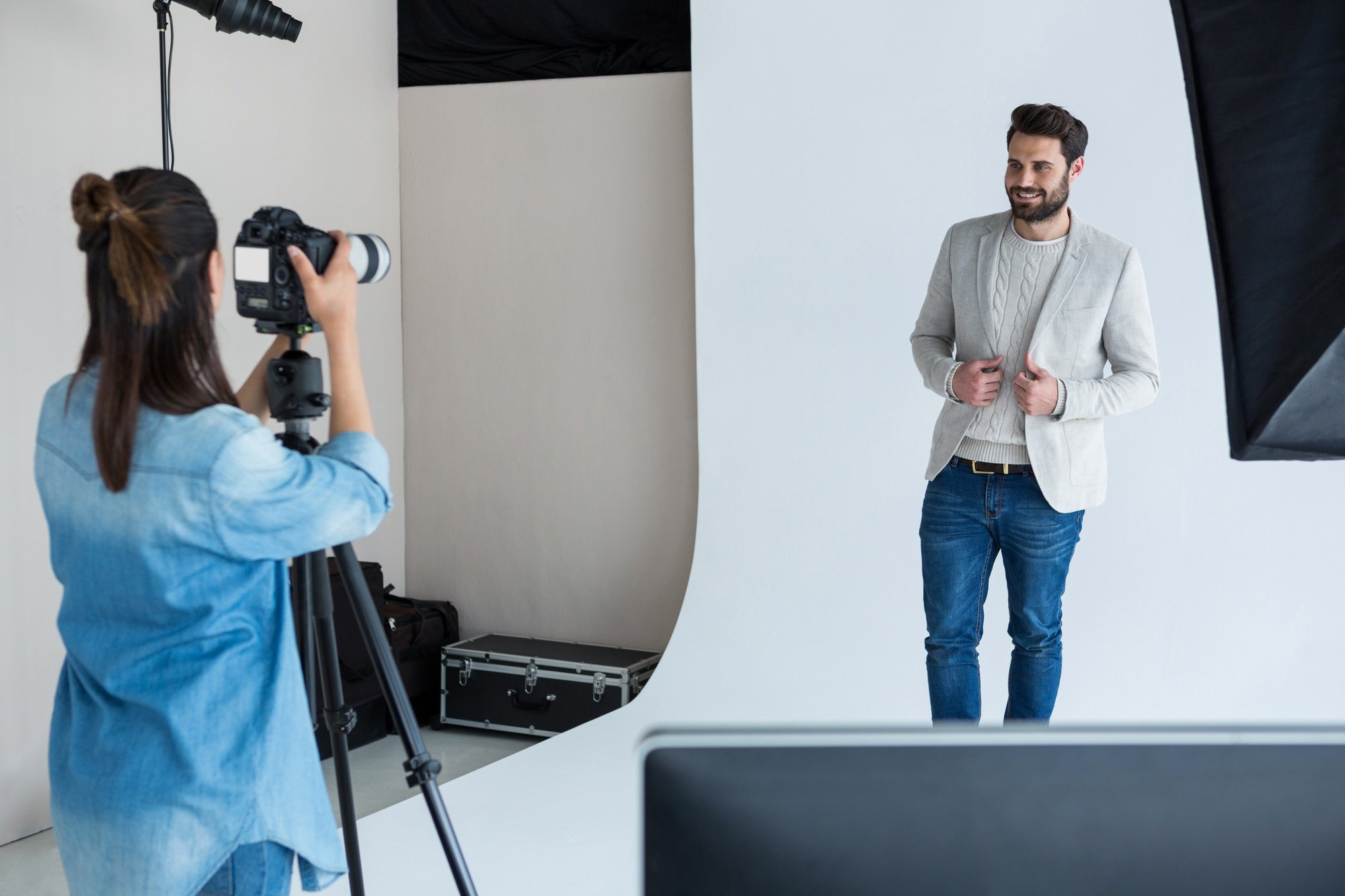 5 Creative Professional Headshot Ideas for a Memorable First Impression ...